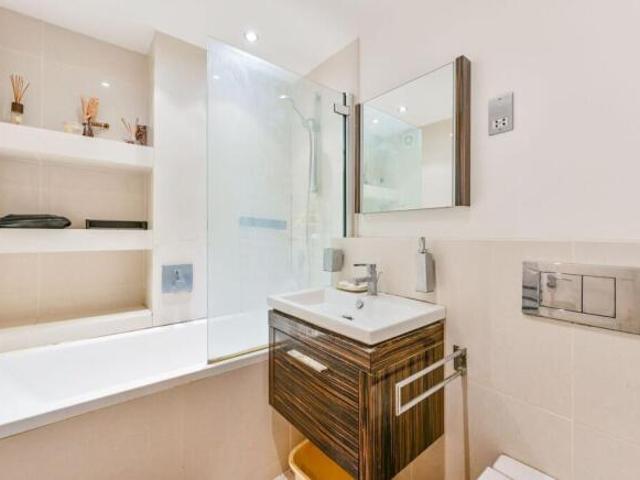 1 bedroom flat for sale in Talbot Square, Paddington, London, W2