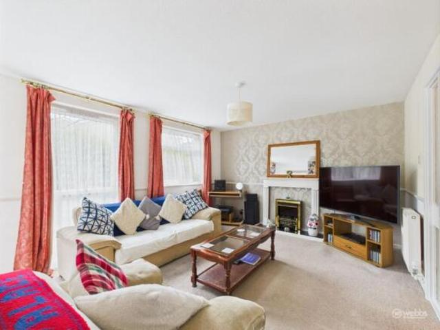 1 bedroom flat for sale in Templar Court, Forestdale, Croydon, CR0