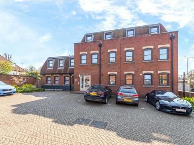 1 Bedroom Flat For Sale In Thompsons Close, Harpenden