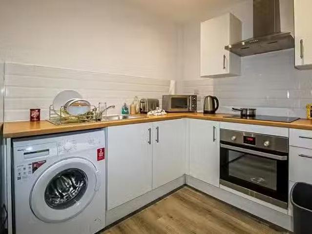 1 Bedroom Flat For Sale In Thornhill Street, Wakefield, WF1