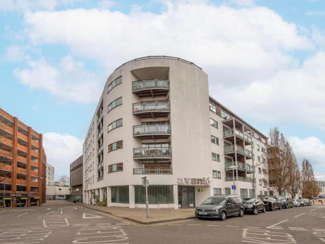 1 bedroom flat for sale in The Bittoms, Kingston Upon Thames, KT1