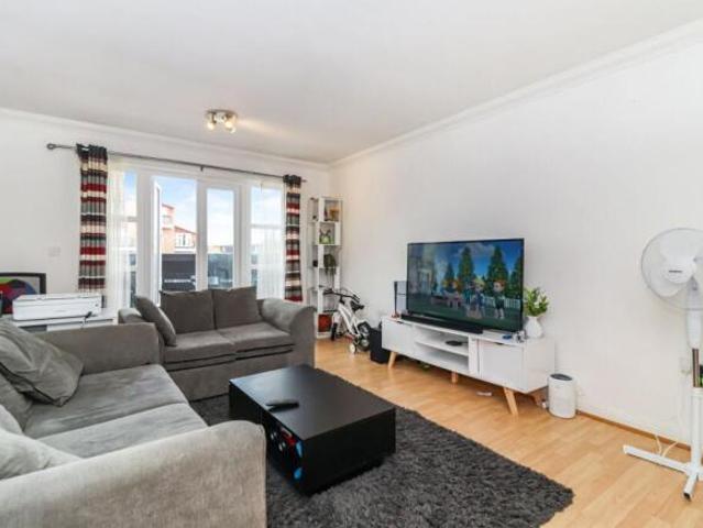 1 bedroom flat for sale in The Gateway, Rockwell Court The Gateway, WD18
