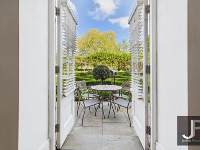 1 bedroom flat for sale in The Galleries, Warley, Brentwood, CM14