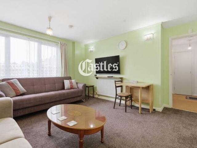 1 bedroom flat for sale in The Roundway, London, N17