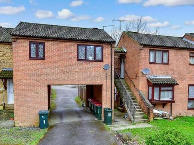 1 Bedroom Flat For Sale In Tollgate Copse, Crawley