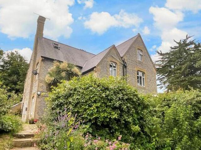 1 Bedroom Flat For Sale In Totland Bay