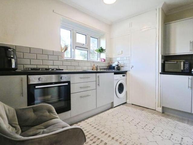 1 bedroom flat for sale in Trelawney Avenue, Langley, SL3
