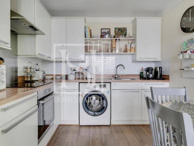 1 bedroom flat for sale in Trico House, TW8