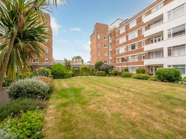 1 bedroom flat for sale in Upper Richmond Road, Putney, London, SW15