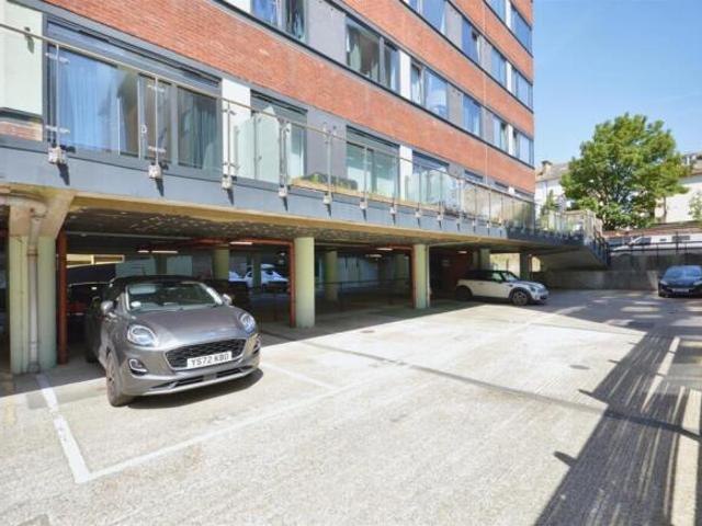 1 bedroom flat for sale in Upperton Road, Eastbourne, BN21