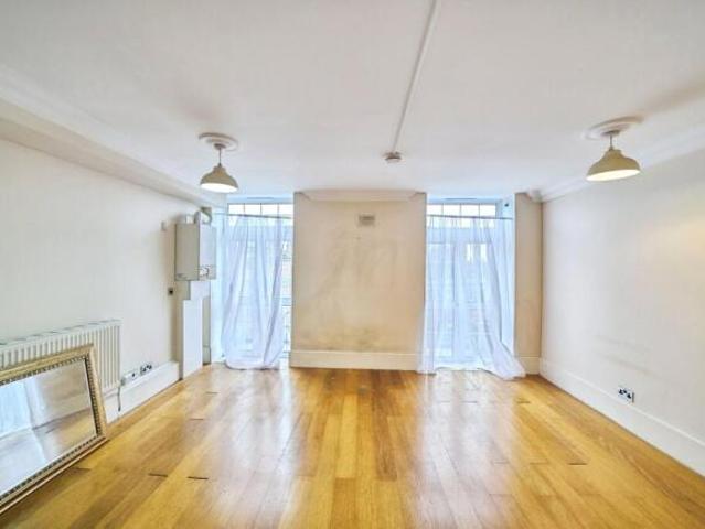 1 bedroom flat for sale in Upton Lane, London, E7