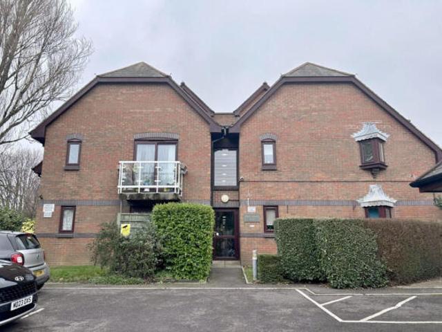 1 bedroom flat for sale in Vallis Close, Poole, BH15