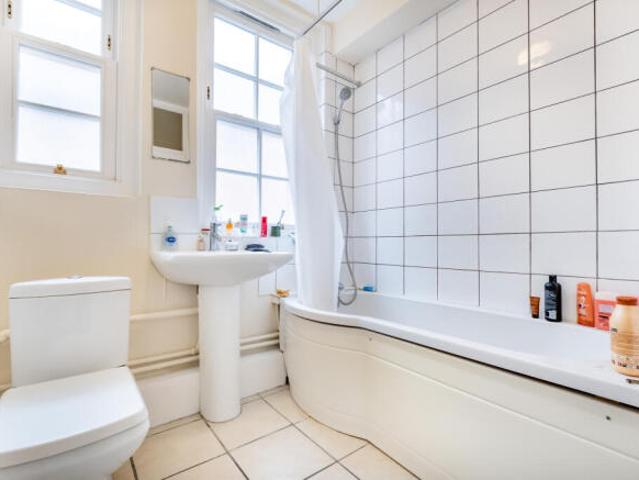 1 bedroom flat for sale in Vauxhall Bridge Road, London, SW1V