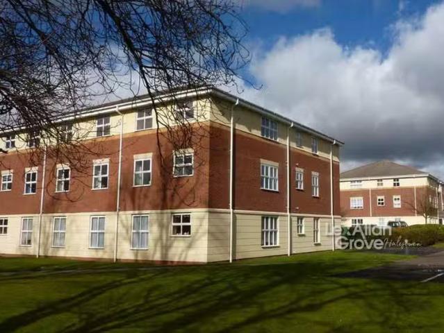 1 bedroom flat for sale in Victoria Gardens, Cradley Heath, B64