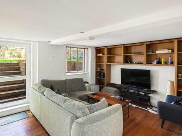 1 Bedroom Flat For Sale In Victoria Park, London