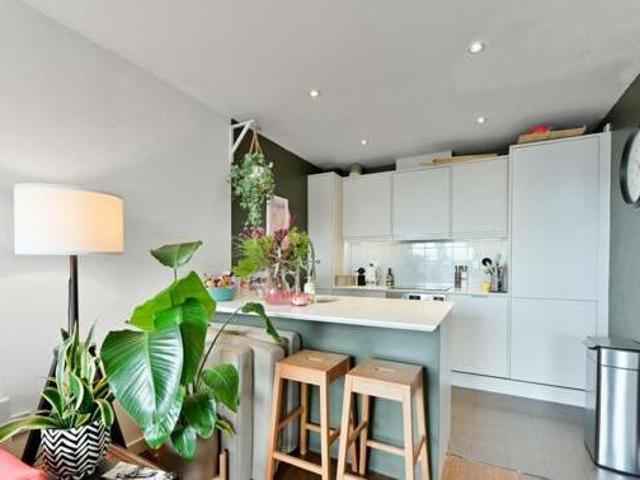1 Bedroom Flat For Sale In Wandsworth, London