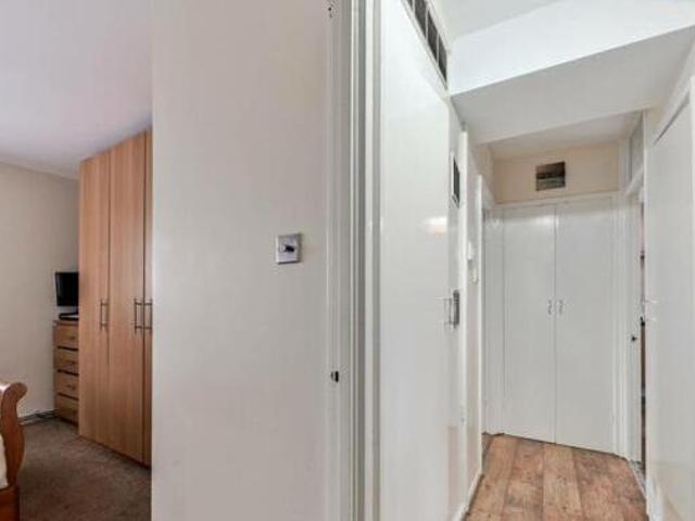 1 Bedroom Flat For Sale In Walthamstow, London