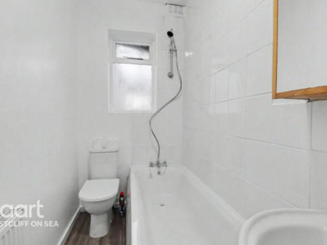 1 bedroom flat for sale in Warrior Square North, SOUTHEND ON SEA, SS1