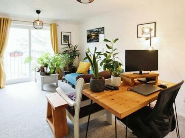 1 Bedroom Flat For Sale In Waterside Park