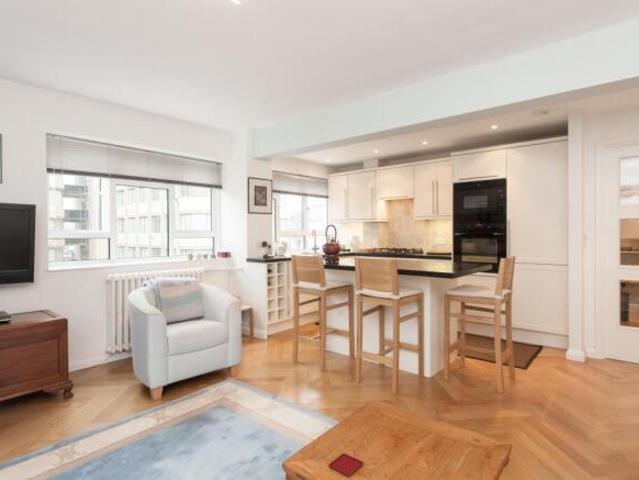 1 bedroom flat for sale in Wellington Road, London, NW8