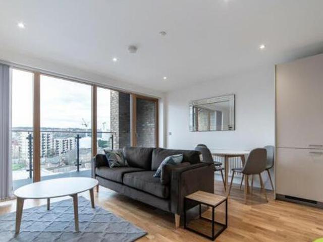 1 Bedroom Flat For Sale In Wellington Street, Woolwich