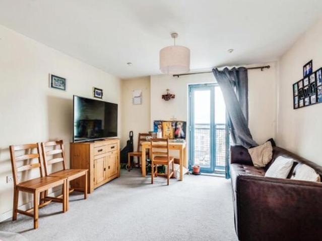 1 bedroom flat for sale in Wellington Street, Swindon, Wiltshire, SN1