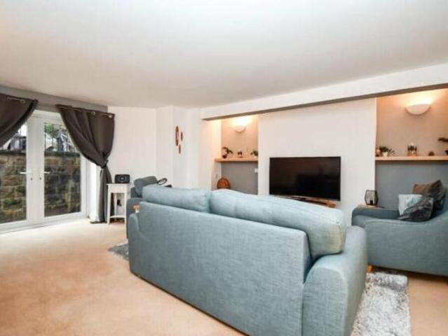 1 bedroom flat for sale in West Cliffe Grove, Harrogate, HG2