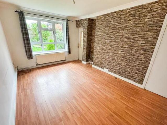 1 bedroom flat for sale in West Park Close, Roundhay, Leeds, LS8