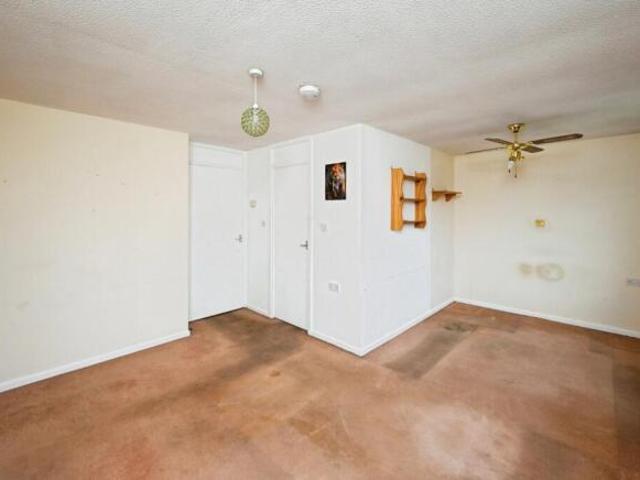 1 bedroom flat for sale in Westmoore Close, NOTTINGHAM, Nottinghamshire, NG3