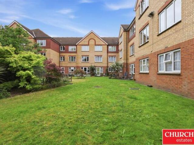 1 bedroom flat for sale in Westminster court, Wanstead, E11