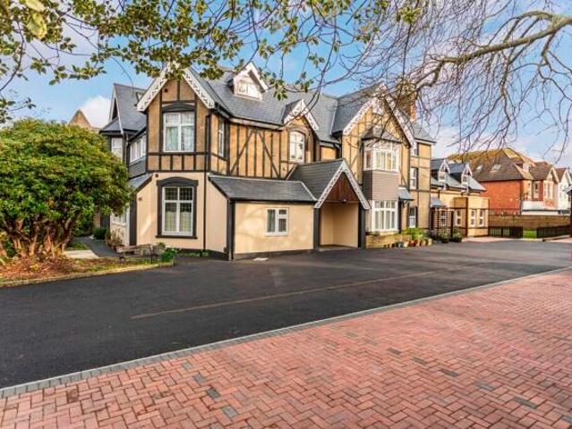 1 bedroom flat for sale in Wharncliffe Road, Bournemouth, Dorset, BH5
