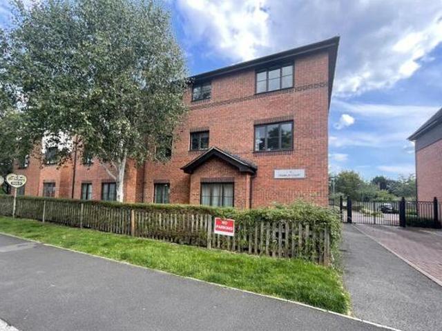 1 Bedroom Flat For Sale In Whetstone Road, Farnborough