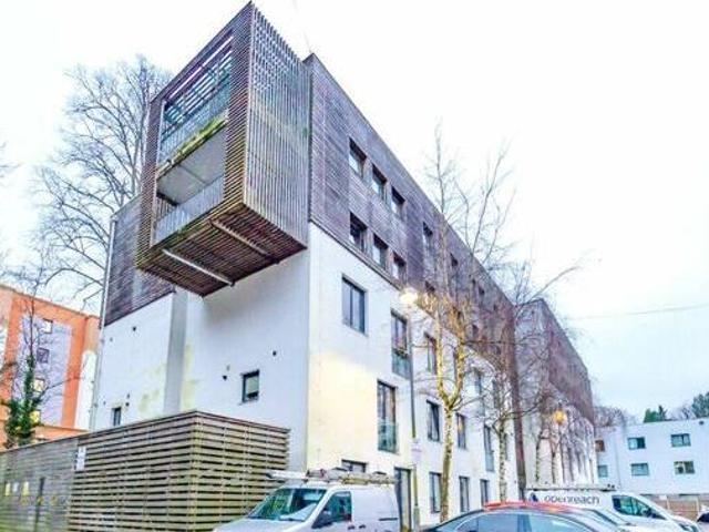 1 Bedroom Flat For Sale In Whyteleafe, Surrey