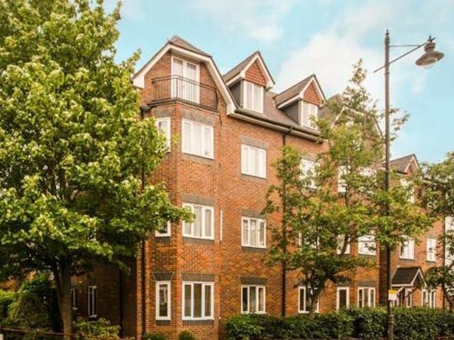 1 Bedroom Flat For Sale In Wimbledon, London