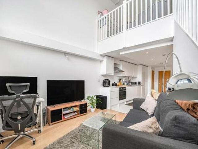 1 Bedroom Flat For Sale In Wimbledon Park, London