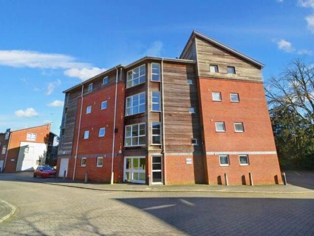1 bedroom flat for sale in Winchester, SO23