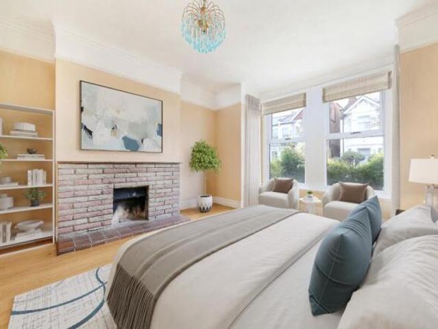 1 bedroom flat for sale in Willcott Road, West Acton, W3