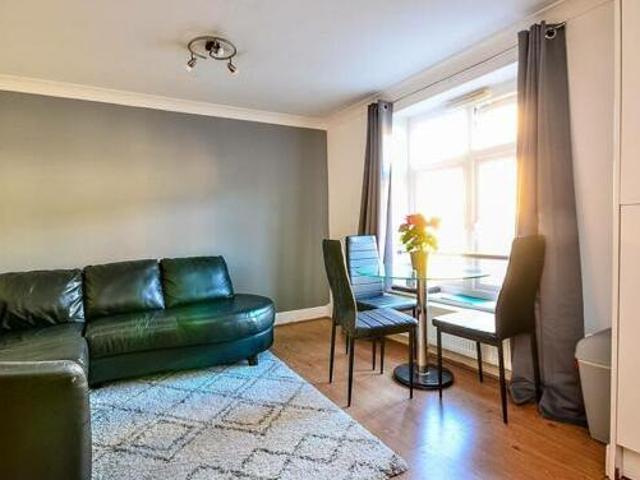1 Bedroom Flat For Sale In Woking