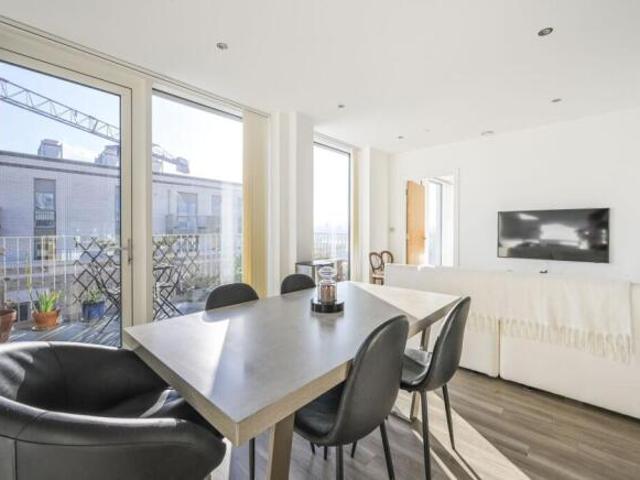 1 bedroom flat for sale in Wray Avenue, Royal Docks, London, E16