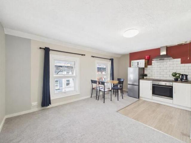 1 bedroom flat for sale in Zinzan Street, Reading, Berkshire, RG1