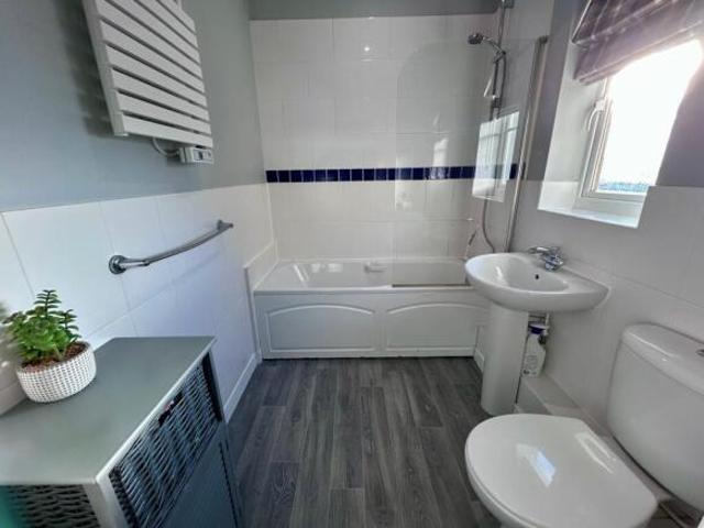 1 bedroom flat for sale in Alnesbourne Crescent, Ipswich, IP3