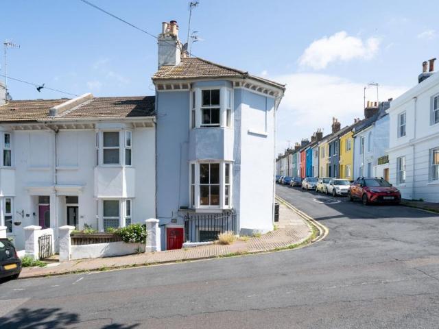 1 bedroom flat for sale in Albion Hill, Brighton, BN2