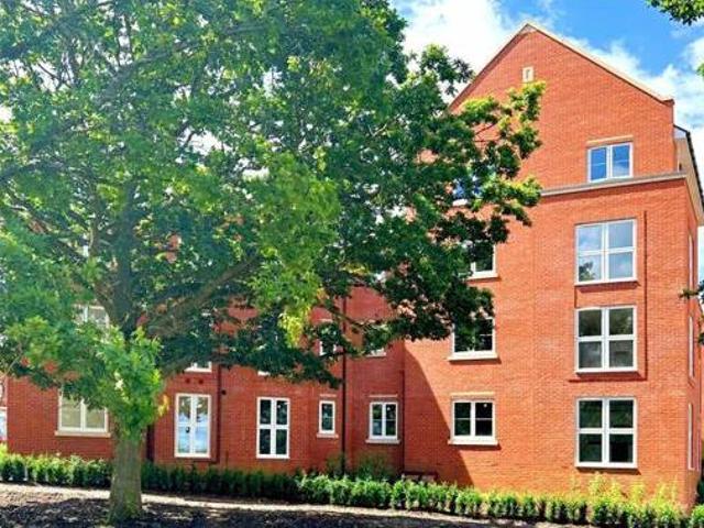 1 Bedroom Flat For Sale In Aldershot, Hampshire