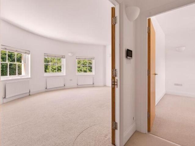 1 bedroom flat for sale in Alexander Terrace, Worthing, BN11