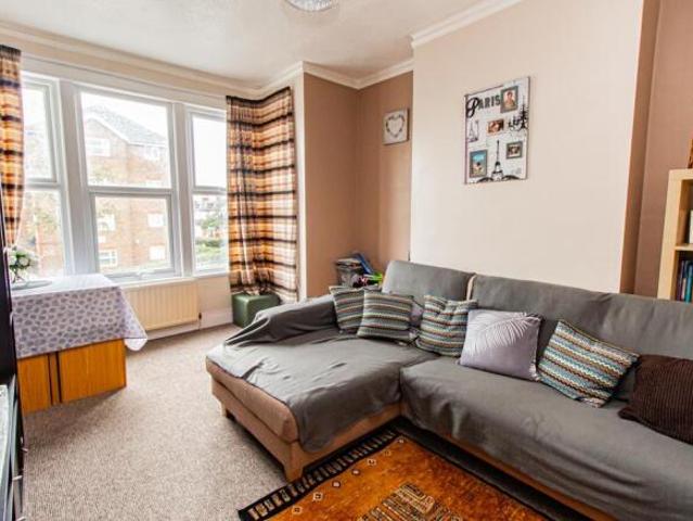 1 bedroom flat for sale in Ambleside Drive, Southend on Sea, Essex, SS1