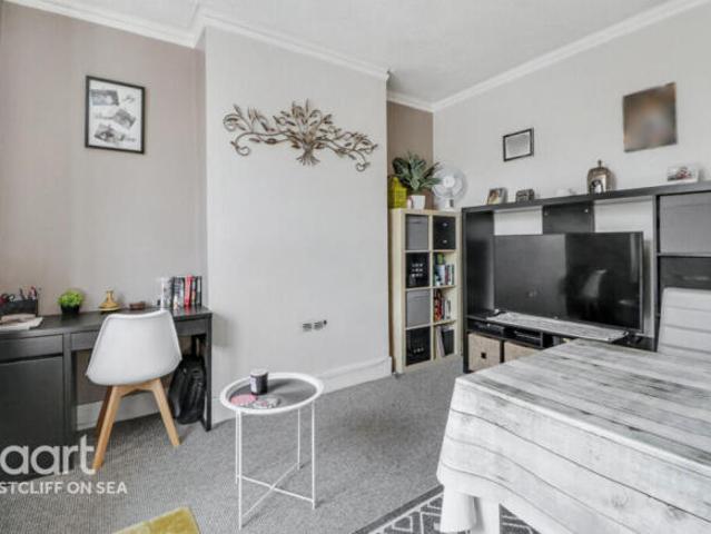 1 bedroom flat for sale in Ambleside Drive, Southend on sea, SS1
