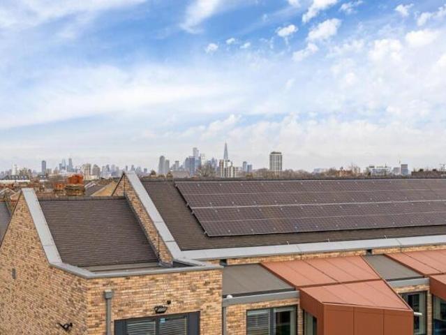 1 bedroom flat for sale in Ashby Mews, SW2