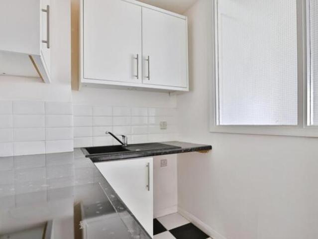 1 bedroom flat for sale in Ashley Road, Poole, Dorset, BH14