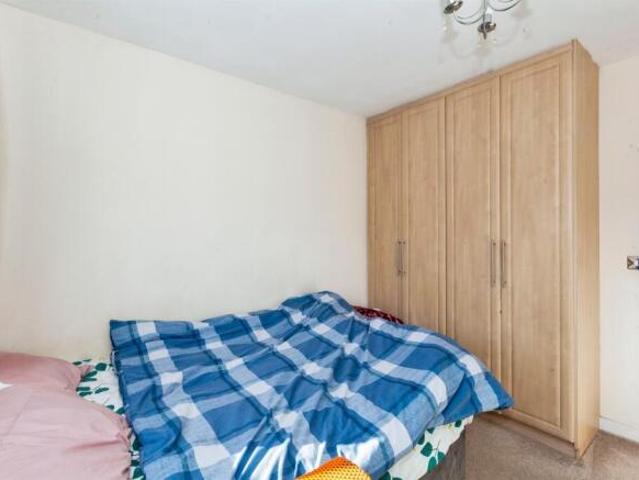 1 bedroom flat for sale in Aspects Court, Slough, SL1