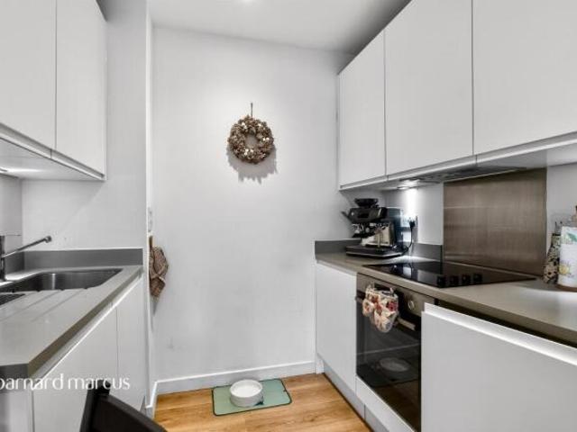 1 bedroom flat for sale in Apple Tree Road, London, N17